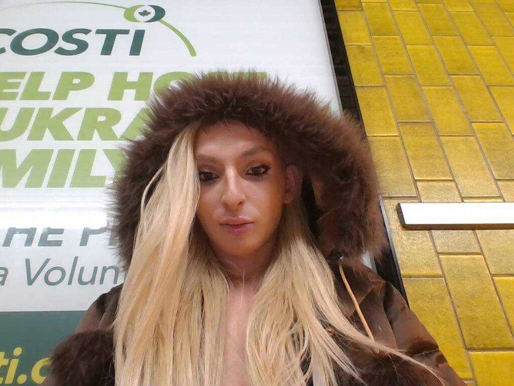 Hosting now | City of Toronto | Greater Toronto Area | Transsexual ...